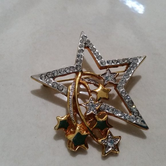 Jewelry | Vintage Fashion Gold Tone Rhinestone Star Brooch | Poshmark